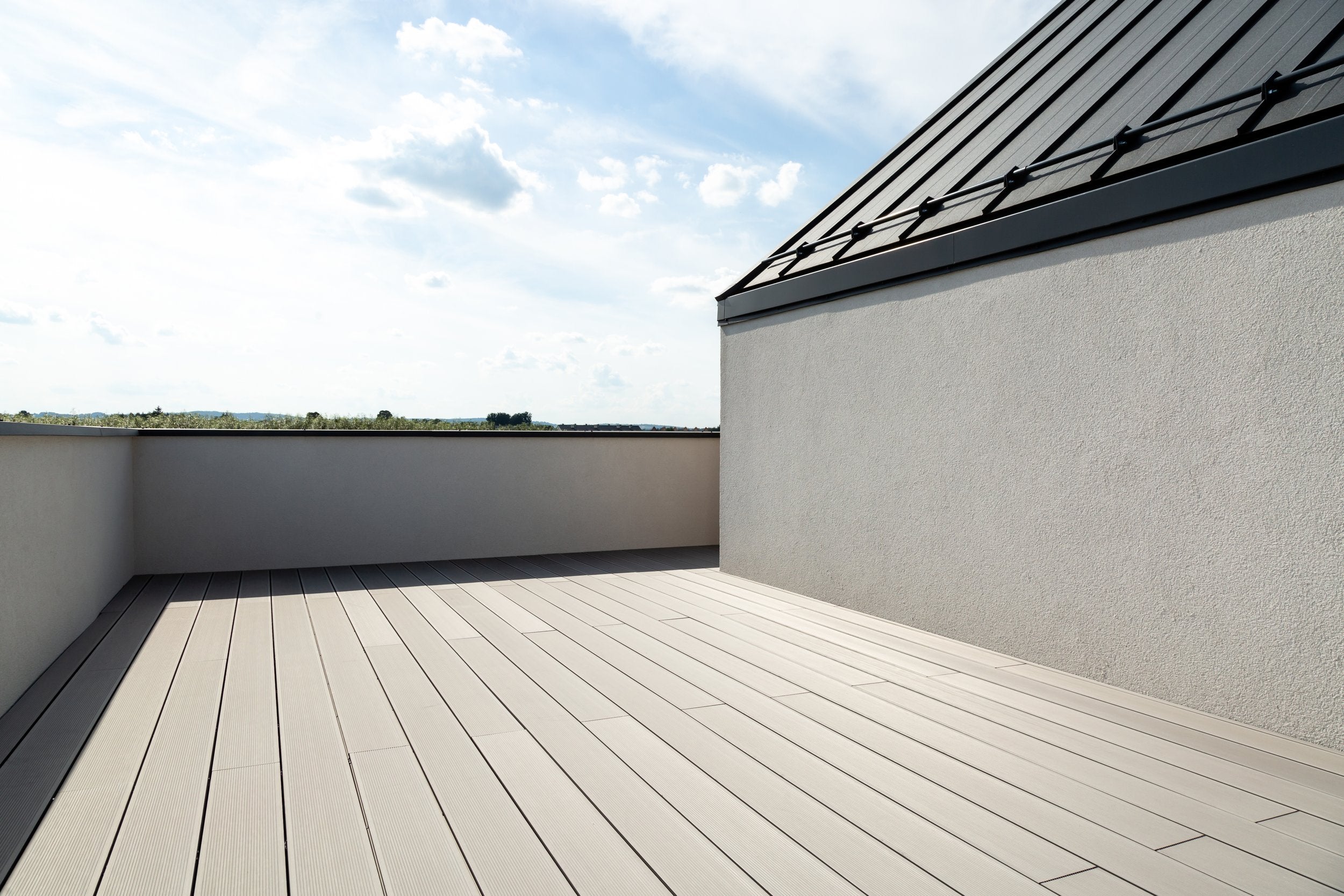 What Are the Key Features of Eco Decking? | Roof Stuff